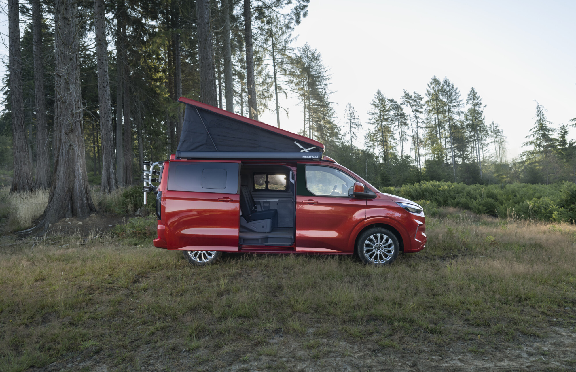 Ford onthult de nieuwe Nugget-camper: slimmer, veelzijdiger én ...